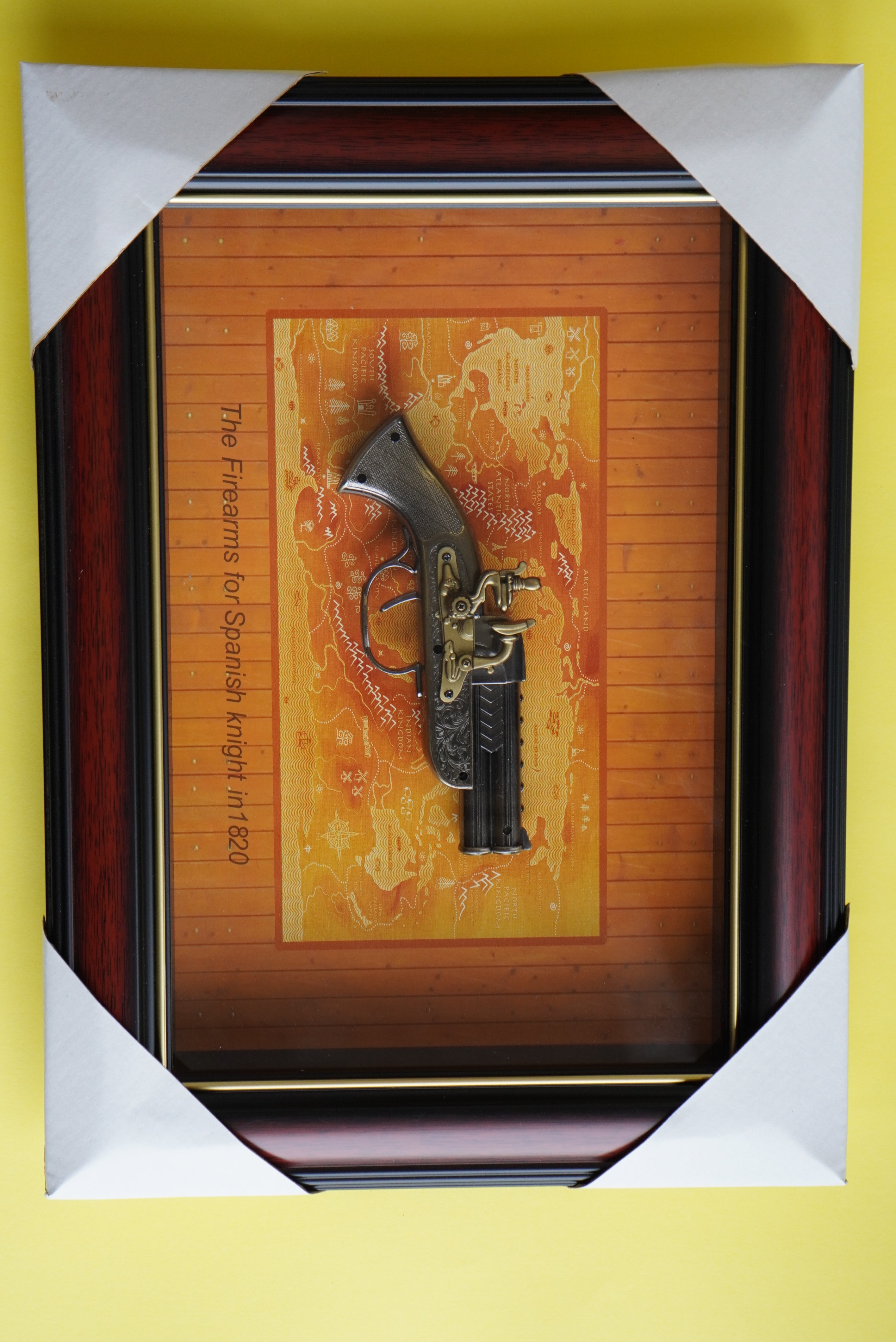 Decorative Vintage Single Pistol Shadow Box – 20 cm x 30 cm – Vachi